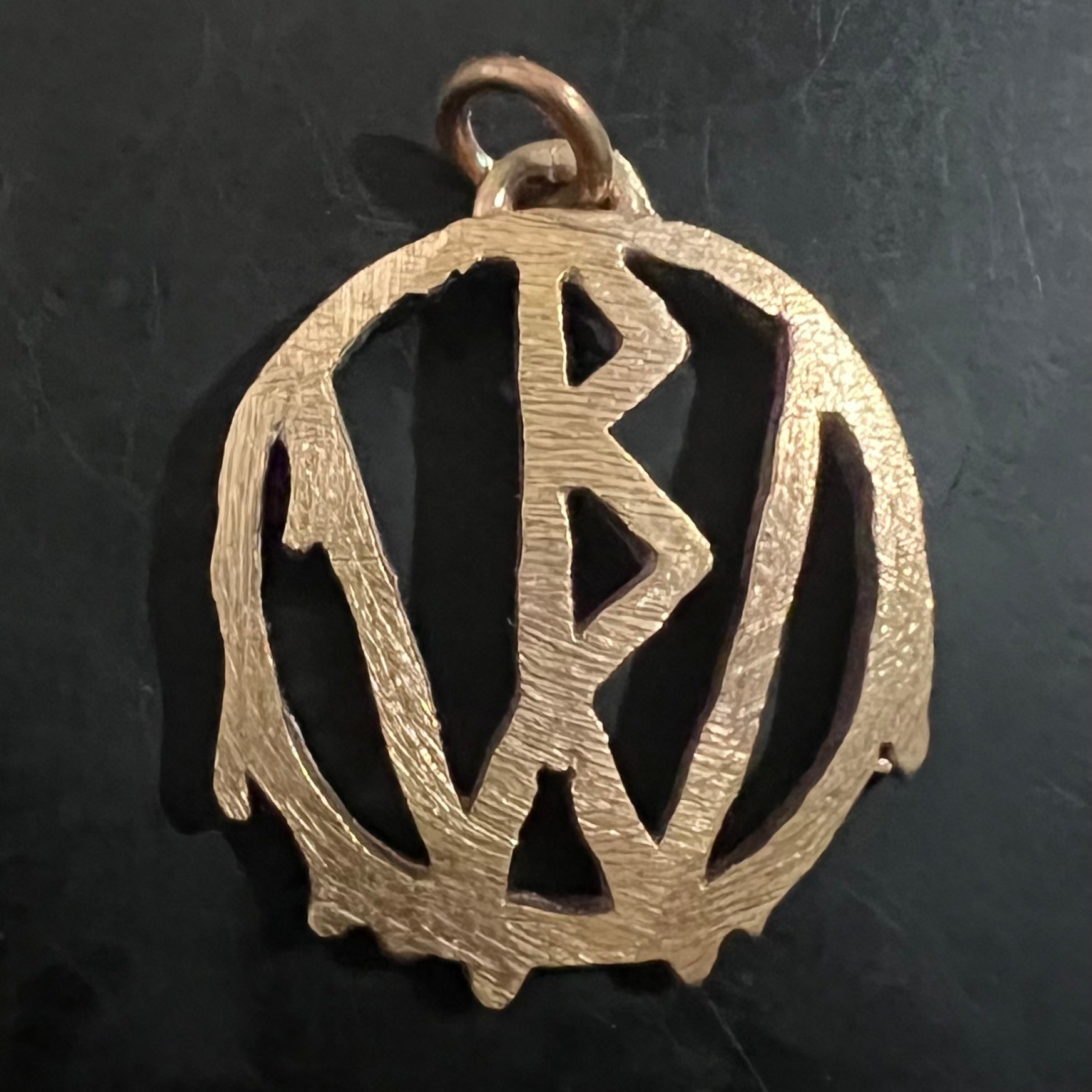 BW MEDALLION – BLOOD WIZARD